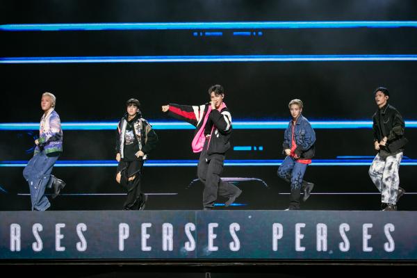 'PERSES' จัด DEBUT STAGE ร้อง - เต้น เดือดกลางสยาม! ชู NEW GENERATION ...